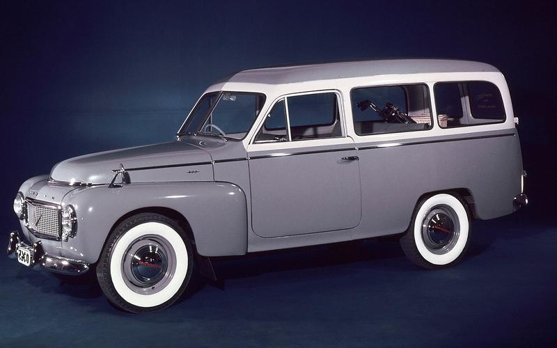 Is It Time To Make Station Wagons a Thing Again? The 2020 Volvo V60 T5 ...